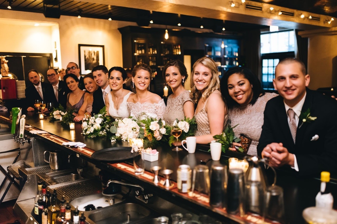 Planning a Cocktail Hour that Makes Your Guests Say "Cheers"