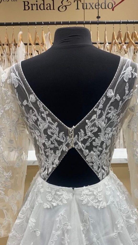 Featured Wedding Dress: Holly from Mia Solano - Darianna Bridal ...