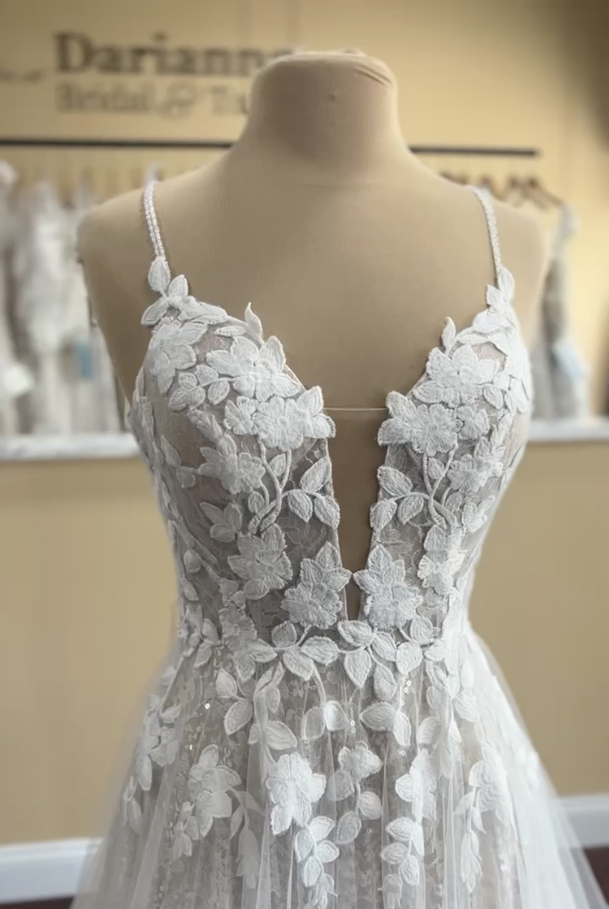 Embracing Elegance: The Madi Lane Jenica Wedding Dress - Darianna ...